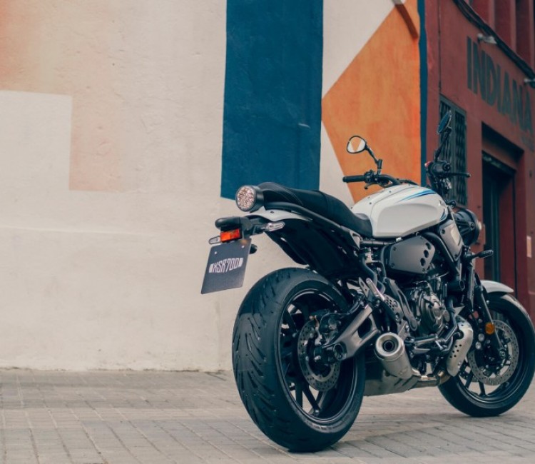 Yamaha XSR 700 ABS - Motorcycles, Scooters, Helmets, Clothing ...